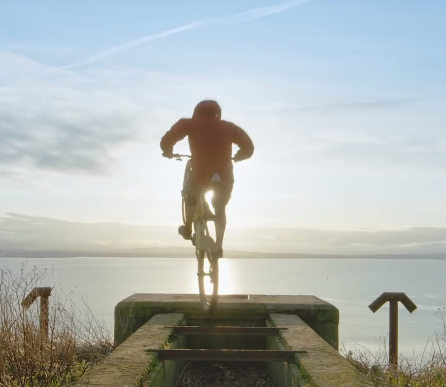 Danny MacAskill electrificado – El Yari